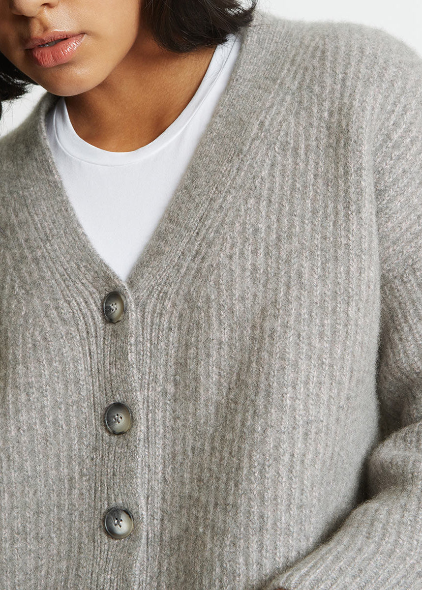 ALIX RIBBED PURE CASHMERE CARDIGAN IN GRANITE – Santicler
